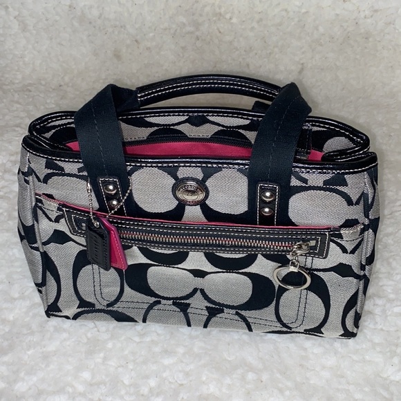 Coach | Bags | Coach Daisy Signature Tote Bag | Poshmark
